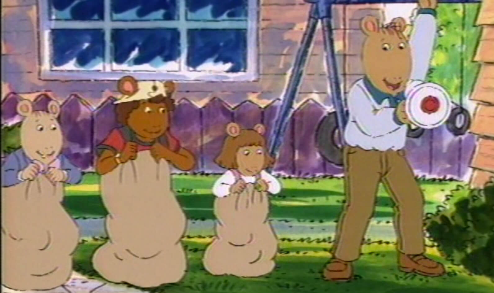 Teach Cooperation With Everyday Items | Crafts… | PBS KIDS for Parents