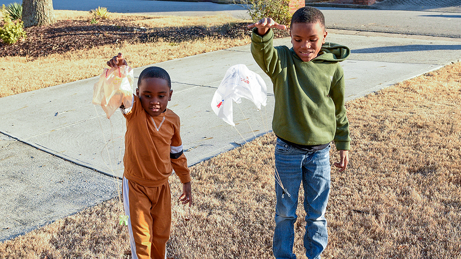 Make A Plastic Bag Parachute Craft | Crafts… | PBS KIDS for Parents