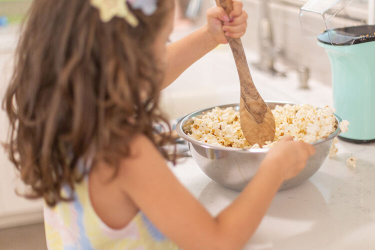 Make Rosie’s Cheesy Popcorn for Movie Night |… | PBS KIDS for Parents