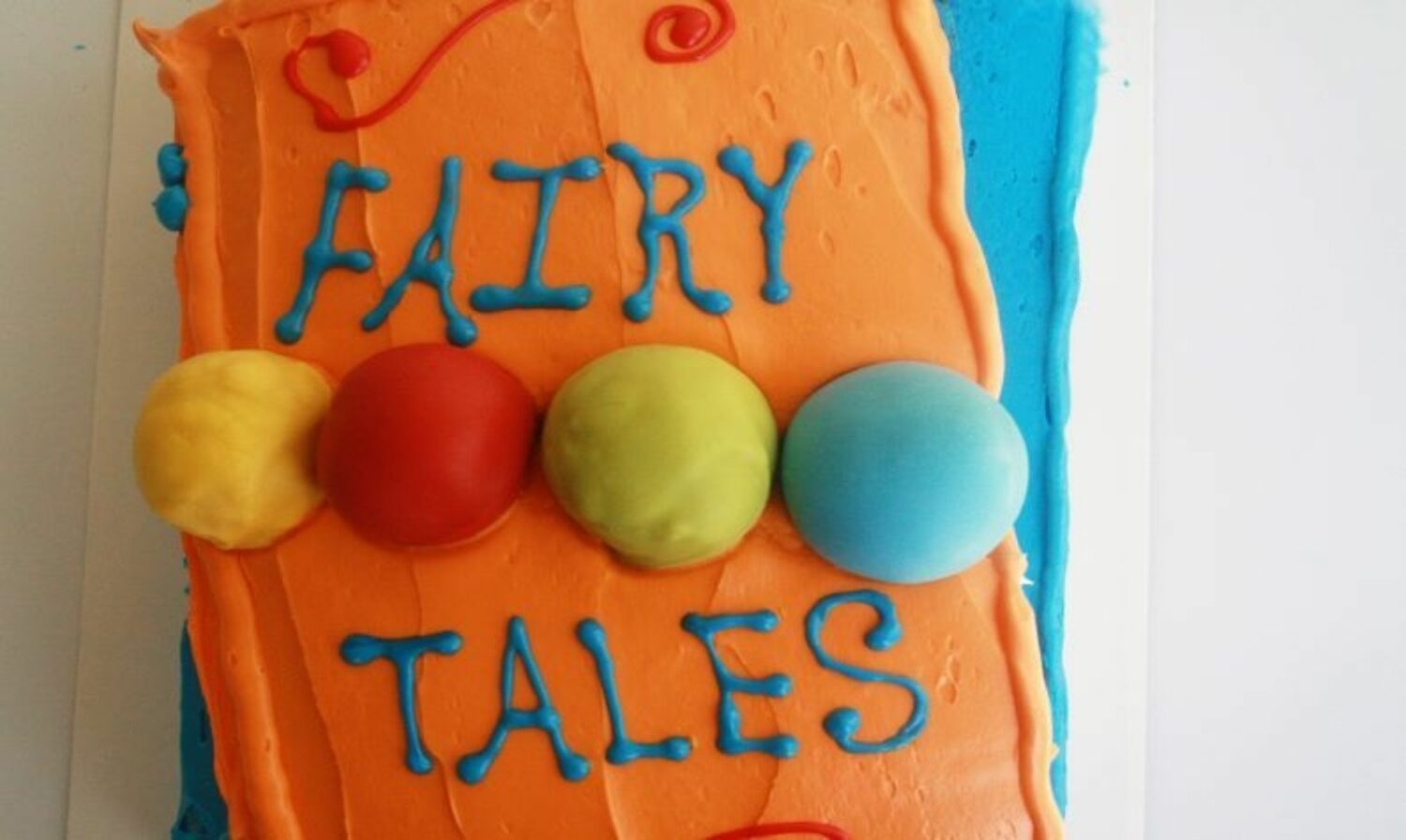 Bookworm Cake | Recipes for Kids | PBS KIDS for Parents