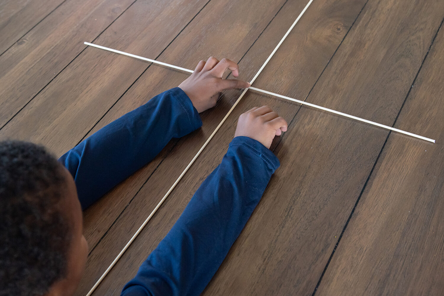 How to Make a Newspaper Kite | DIY Kite |… | PBS KIDS for Parents