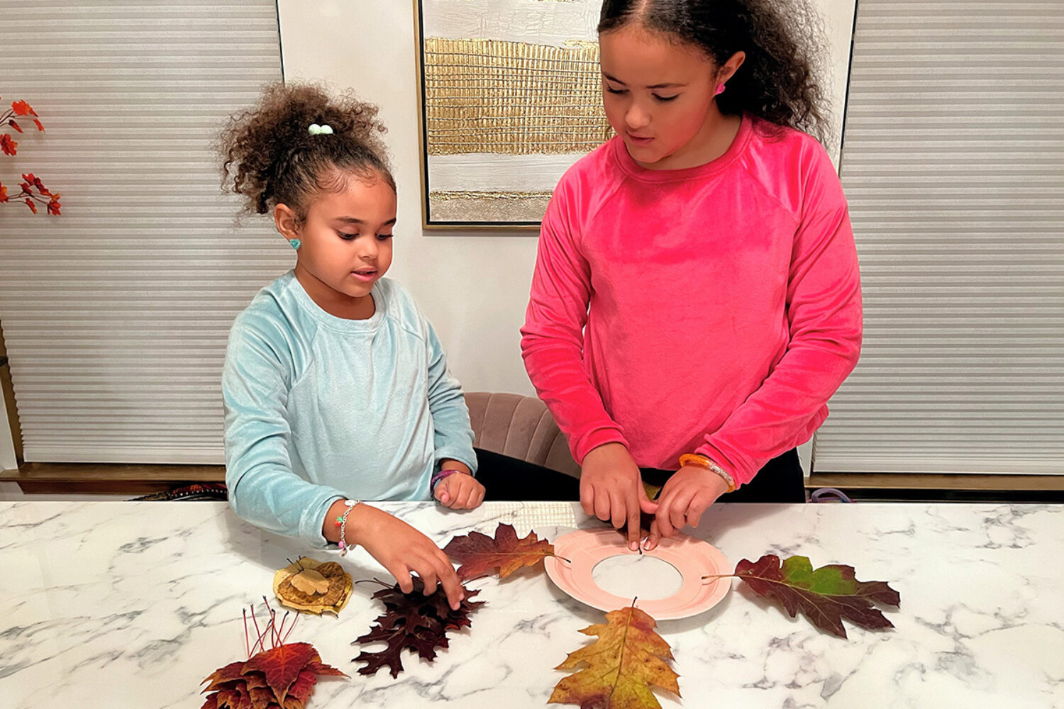 Make a Fall Leaf Color Wheel Wreath | Crafts… | PBS KIDS for Parents