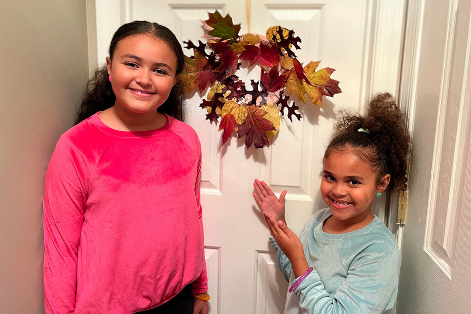 Make a Fall Leaf Color Wheel Wreath | Crafts… | PBS KIDS for Parents