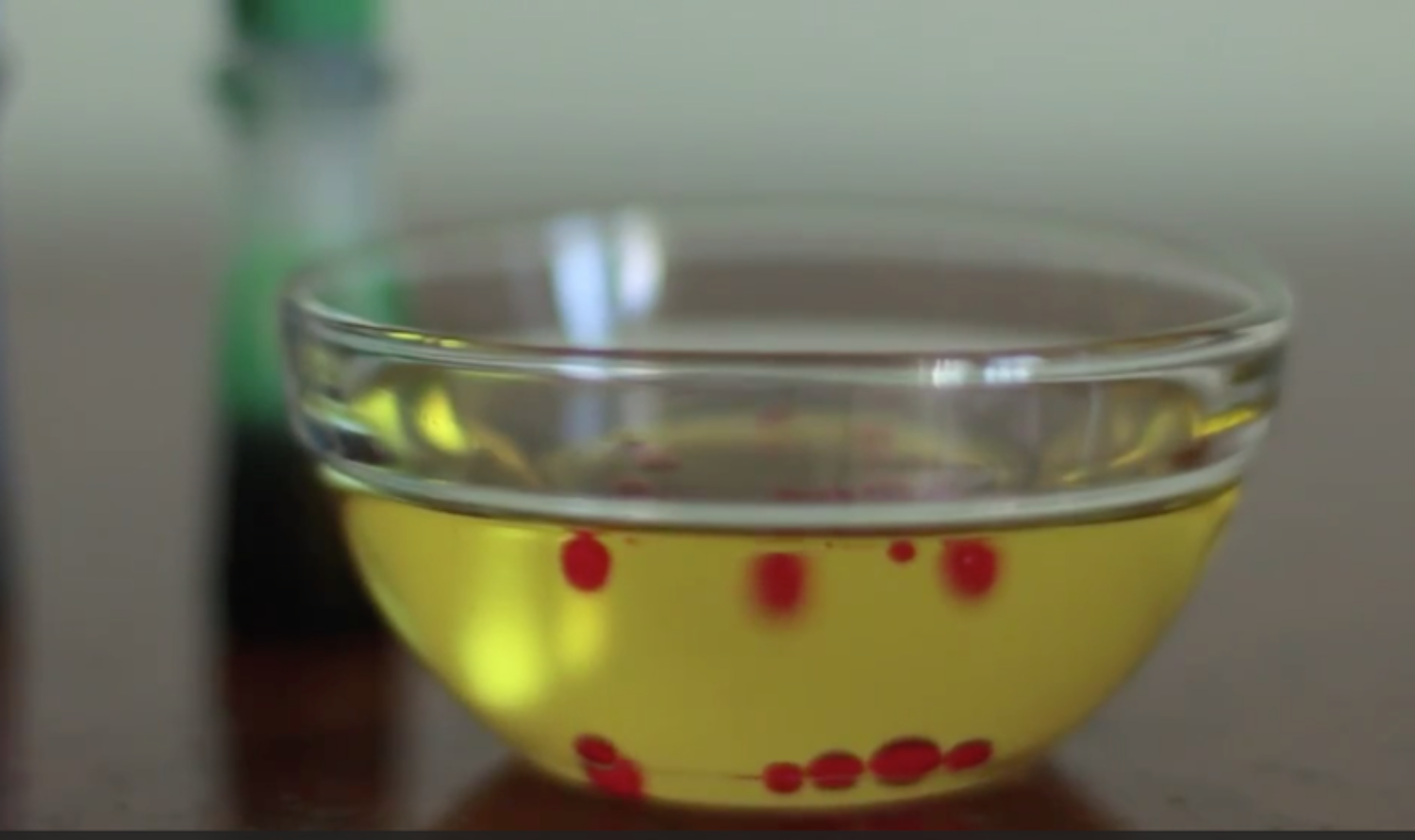 Oil and Water Experiment: Fireworks in a Jar |… | PBS KIDS for Parents