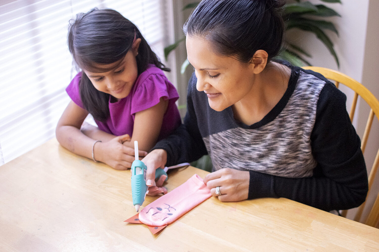 Make Your Own Puppet: The Purrrfect Kitty Cat… | PBS KIDS for Parents