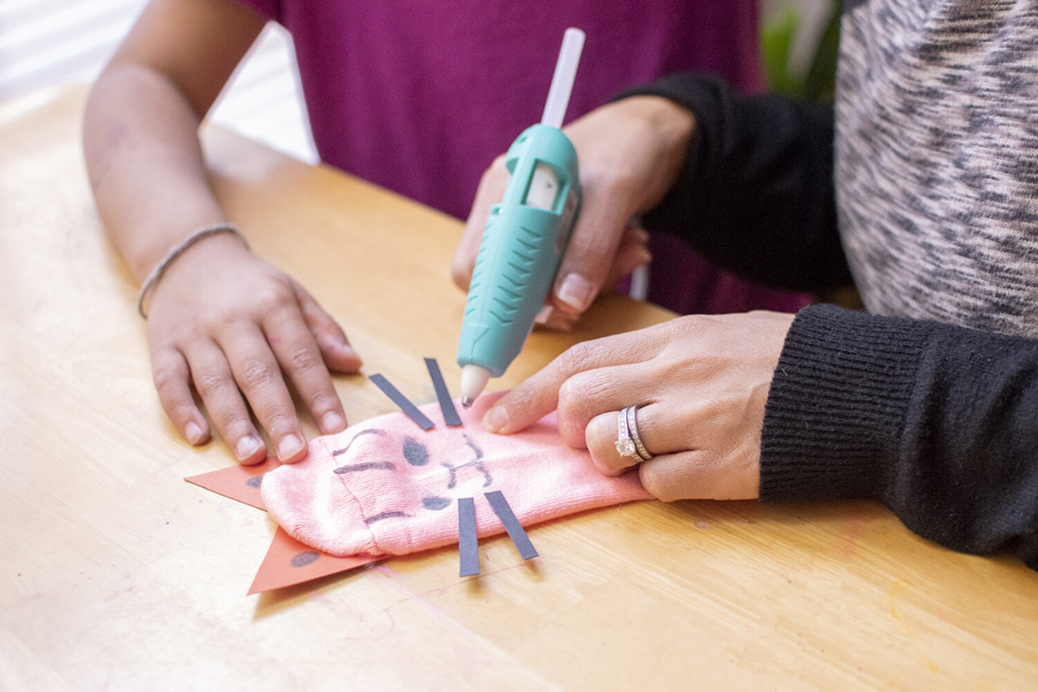 Make Your Own Puppet: The Purrrfect Kitty Cat… | PBS KIDS for Parents