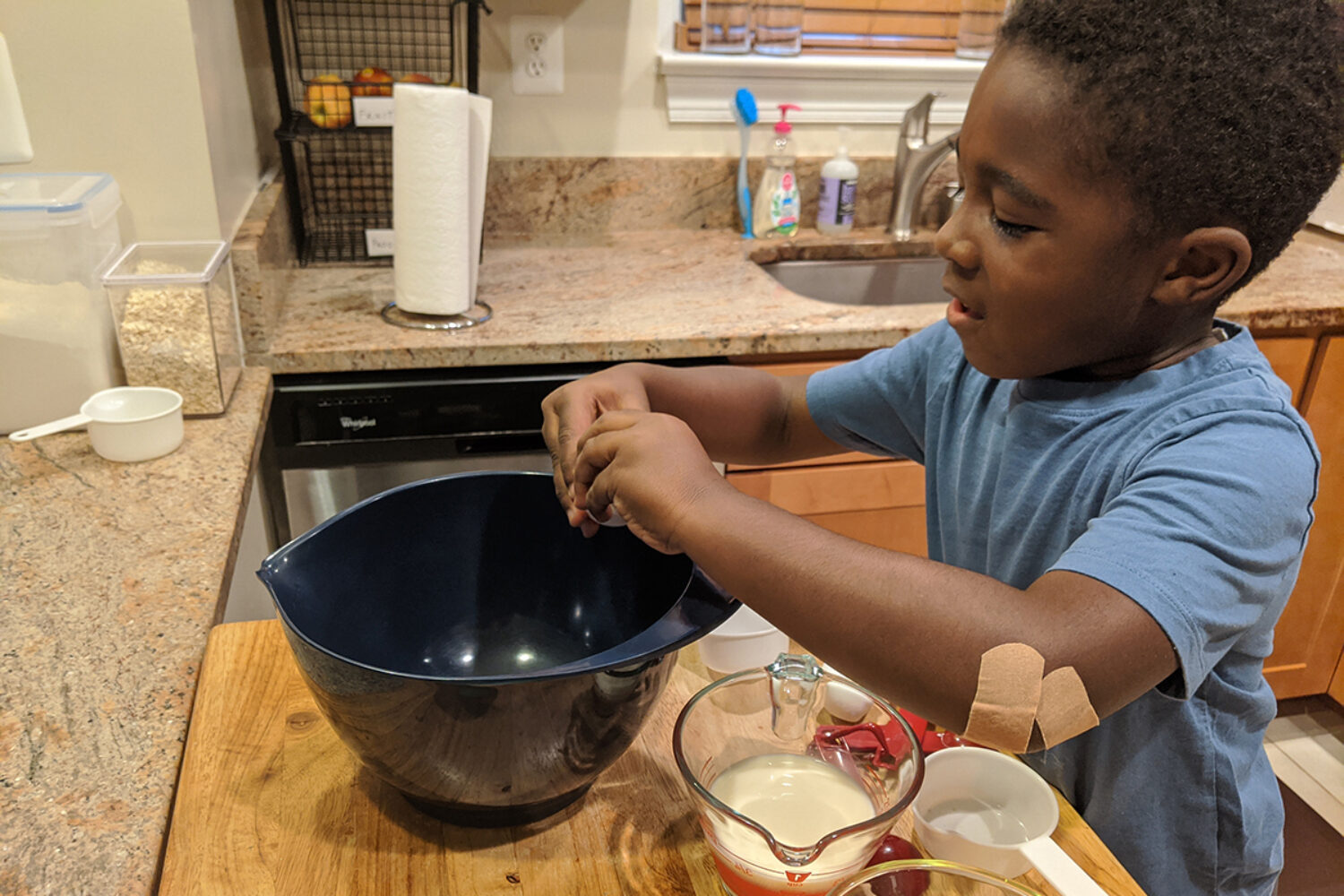 Spiced Oatmeal Muffins | Recipes for Kids | PBS KIDS for Parents