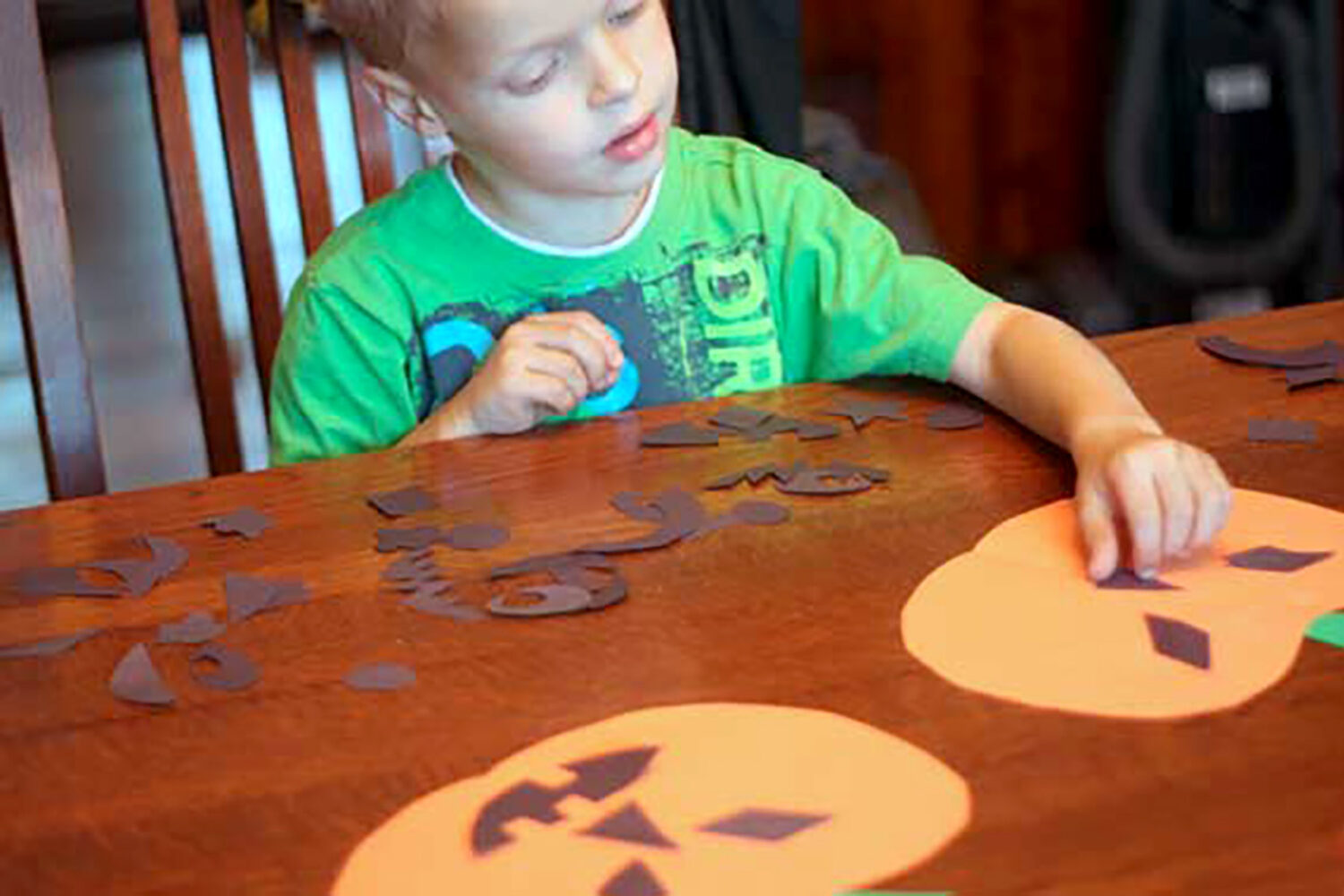 Pumpkin Face Shapes Match Up | Crafts for Kids | PBS KIDS for Parents