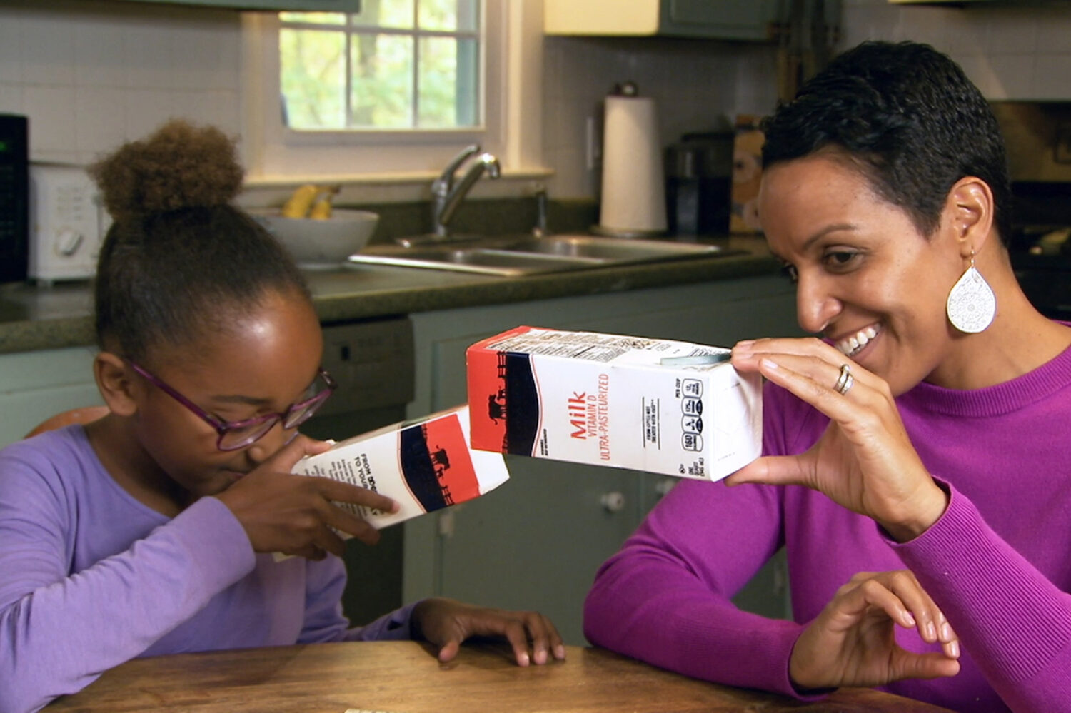 Make a Periscope With Milk Cartons | Crafts… | PBS KIDS for Parents