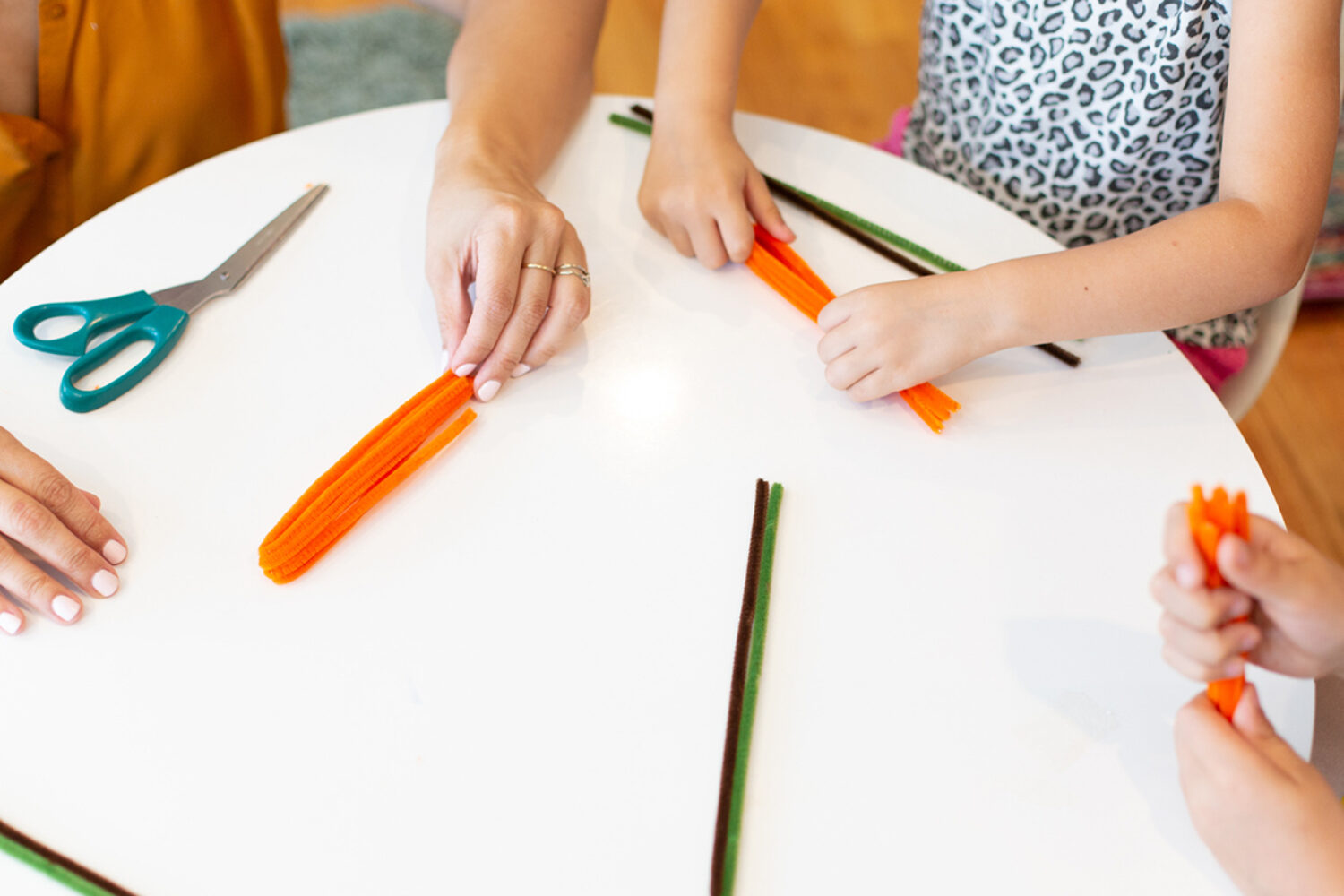 Pipe Cleaner Pumpkins | Crafts for Kids | PBS KIDS for Parents