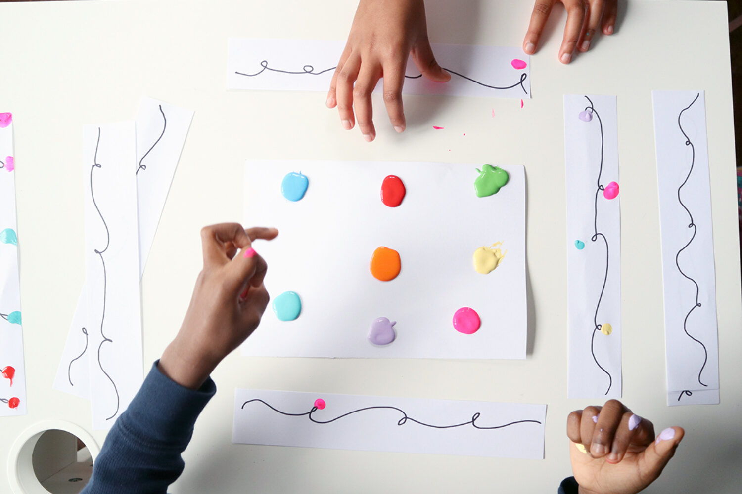 Thumbprint Holiday Lights | Crafts for Kids | PBS KIDS for Parents