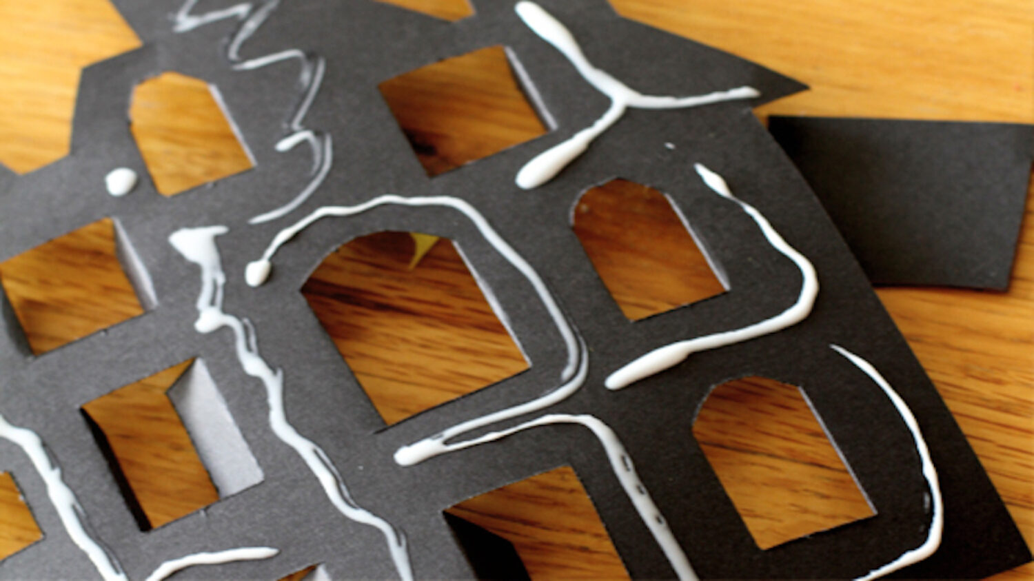 Halloween Haunted House | Crafts for Kids | PBS KIDS for Parents