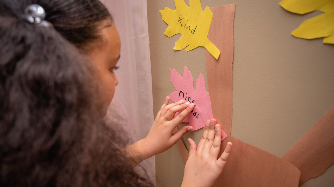 Create a “Kindness Tree” | Crafts for Kids | PBS KIDS for Parents