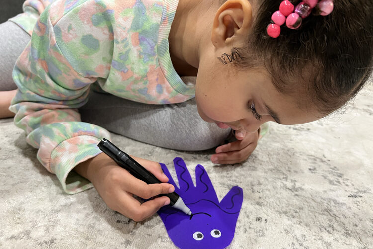 Turn Your Handprint Into Birds and Jellyfish |… | PBS KIDS for Parents