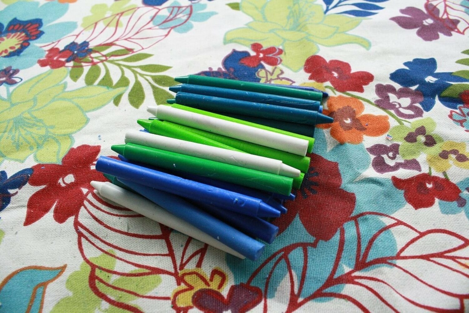 Earth Crayons Favors | Crafts for Kids | PBS KIDS for Parents