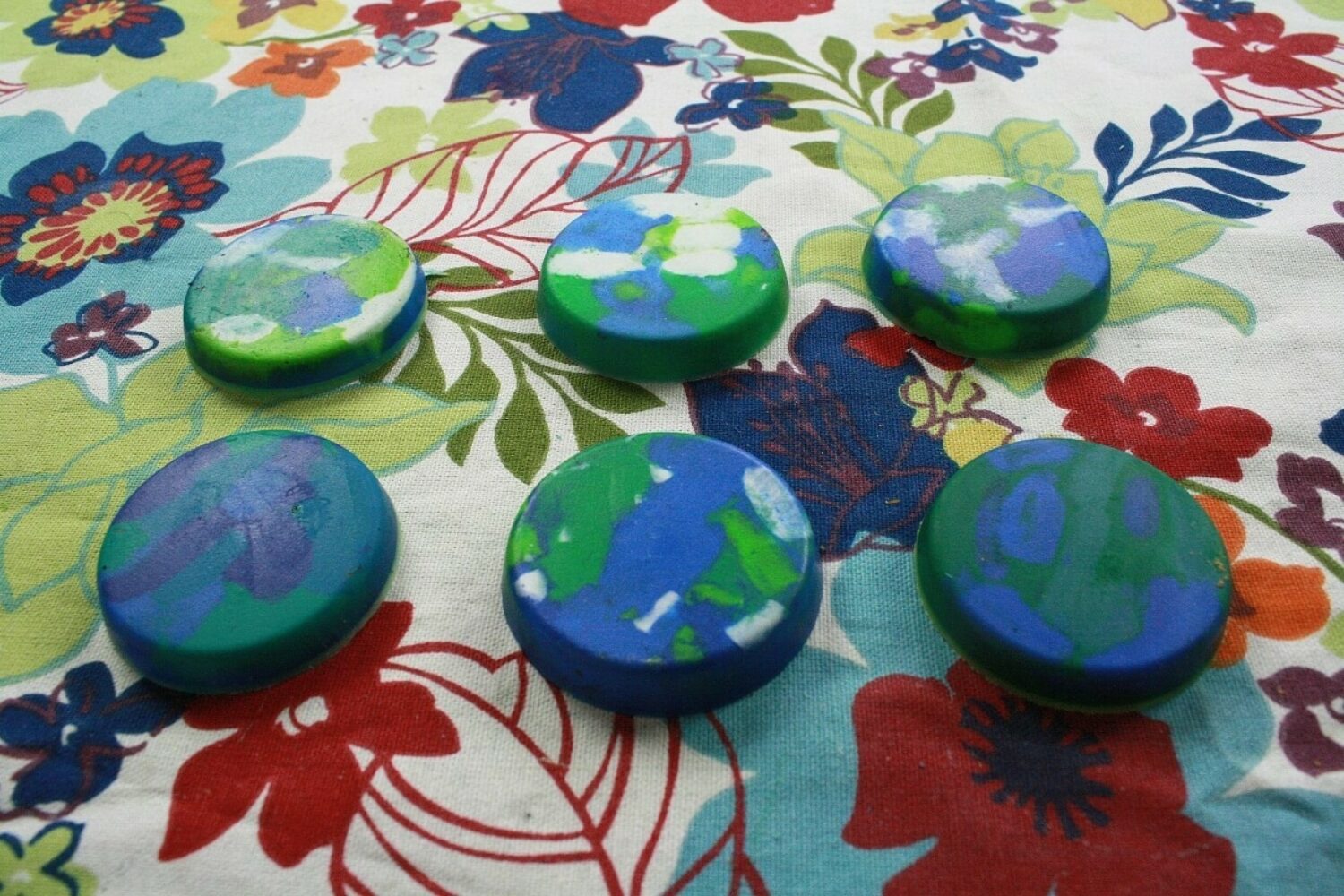 Earth Crayons Favors | Crafts for Kids | PBS KIDS for Parents