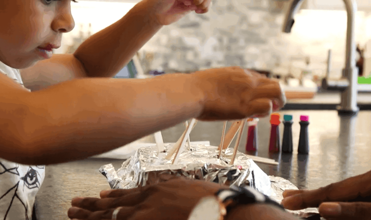 Observing Ice | Crafts for Kids | PBS KIDS for Parents